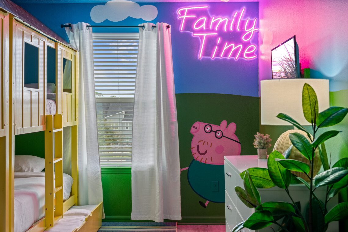 Solara Resort townhome 5BD/4BA Peppa's Yellow Submarine